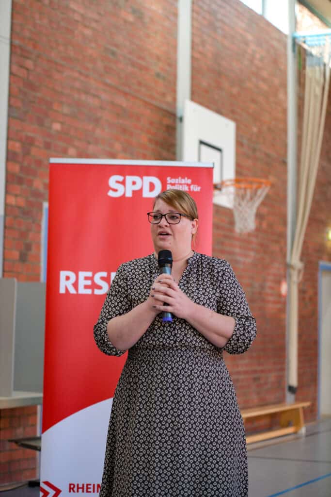 SPD Kreis Euskirchen und Rhein-Erft SPD nominieren Bundestagskandidatin - Andrea Kanonenberg ...